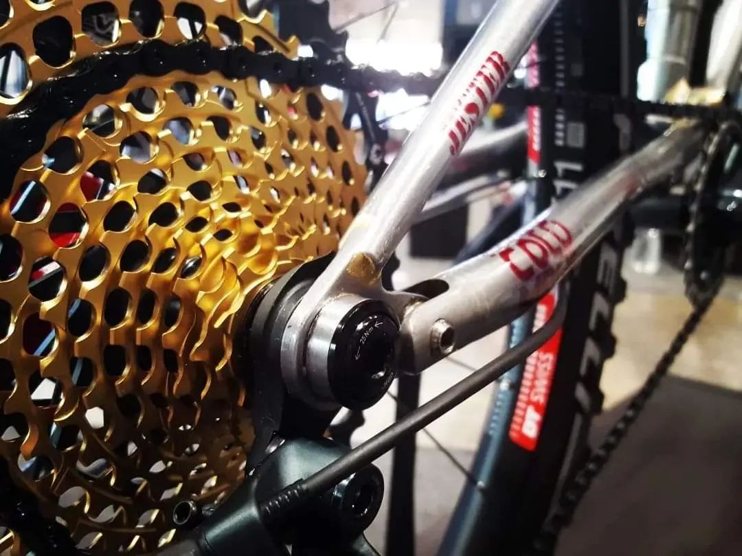 Making a Sketch of a Full-Sus Frame in Fusion360 - CAD - Custom ...