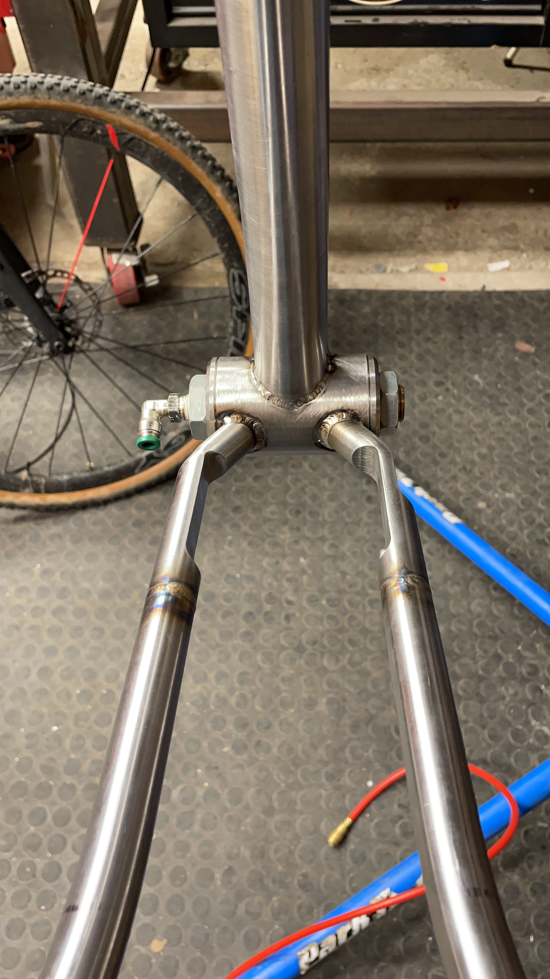 A survey of chainstay yokes for plus size tires - Education - Custom ...