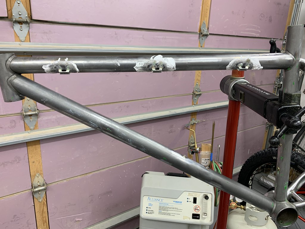 Standards for rack mount locations - Resources - Custom Framebuilding Forum